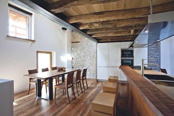 Ristrutturare un rustico con i materiali originali - Ville&Casali