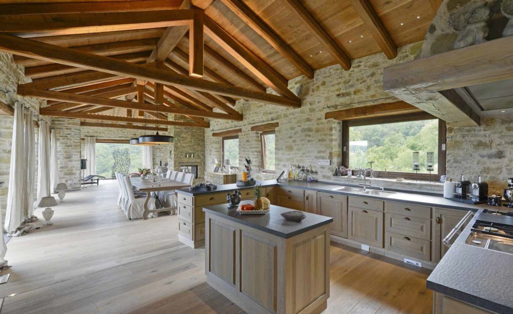 Vivere in un fienile trasformato in una dimora da sogno - Ville&Casali